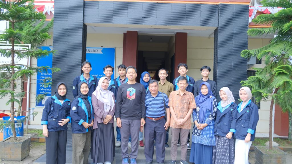 Kolaborasi Kimia ITB bersama Komunitas Kimiawan Wilayah Jawa Barat dan ...